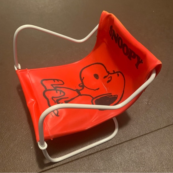 Snoopy | Toys | 958 Vintage Snoopy Peanuts Red Vinyl Sling Lawn Beach ...